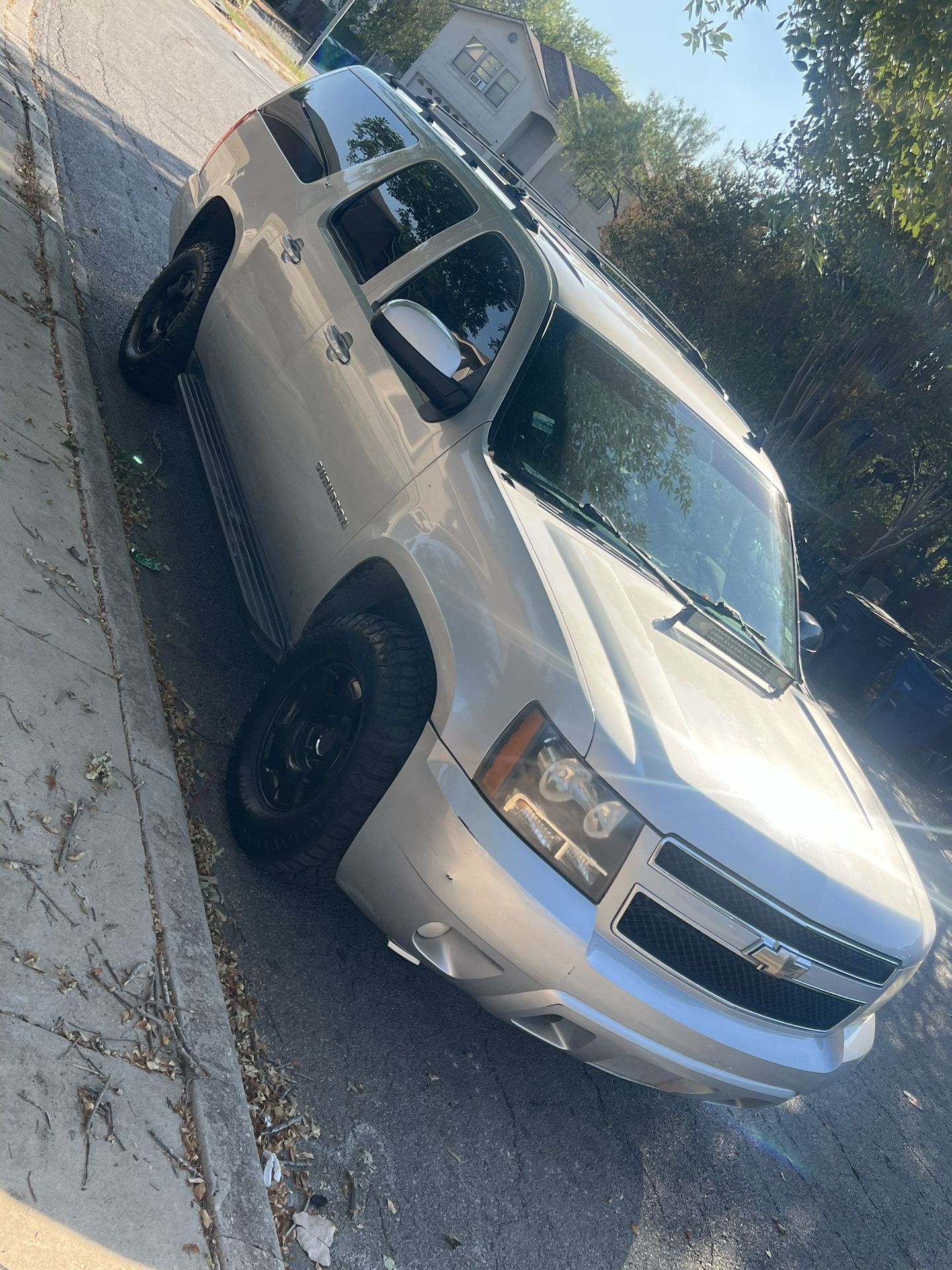 Chevy suburban for Sale in San Antonio, TX - OfferUp