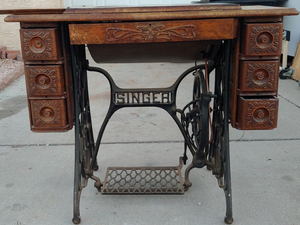 1915 Singer cast iron, "Treadle" sewing machine & 6 drawer table! for ...