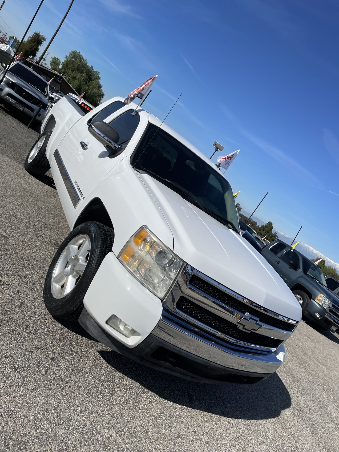 2008 Chevrolet Silverado for Sale in Riverside, CA - OfferUp