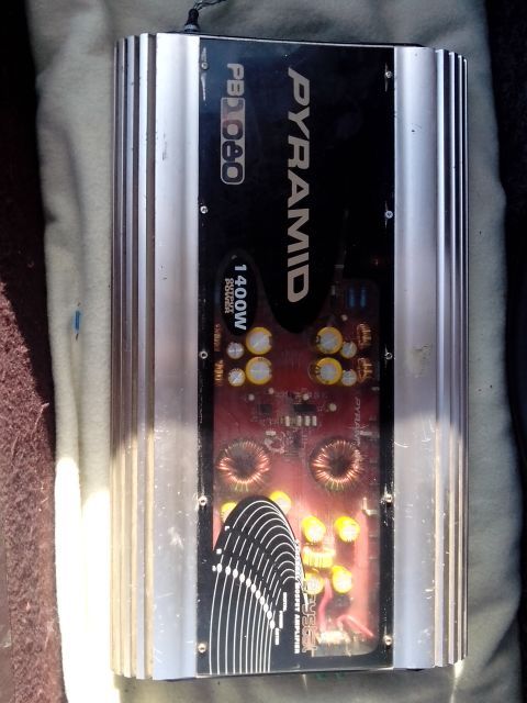 Pyramid old school pb1080 1400watt amplifier. for Sale in Tulalip, WA ...