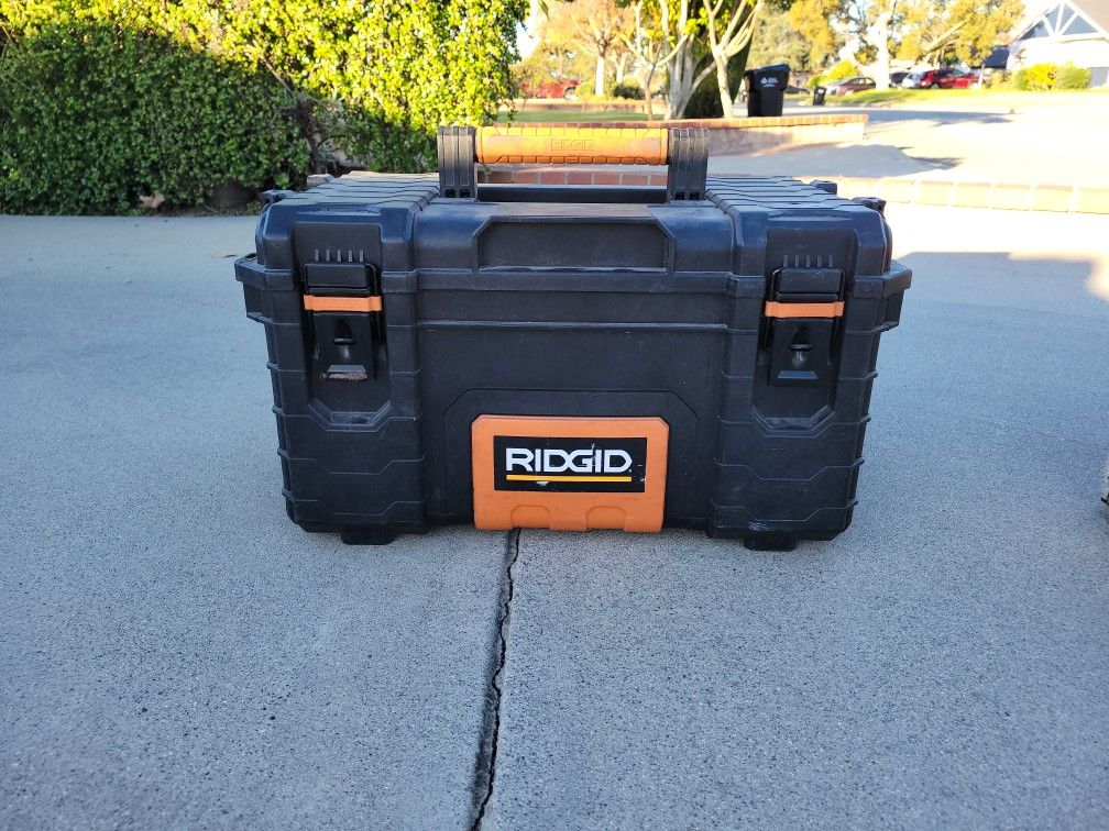 RIGID TOOL BOX for Sale in Duarte, CA - OfferUp