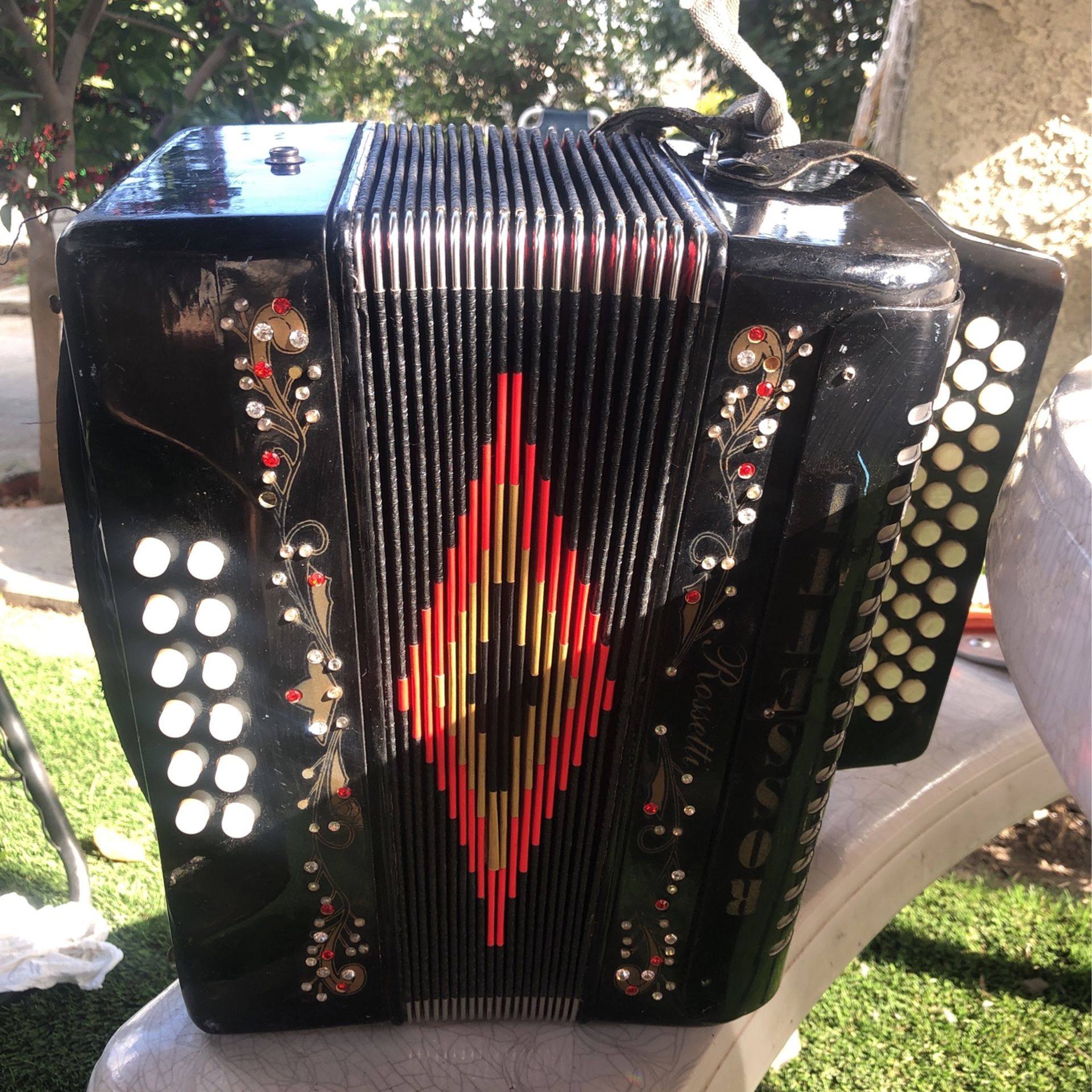 Acordion for Sale in Compton, CA - OfferUp