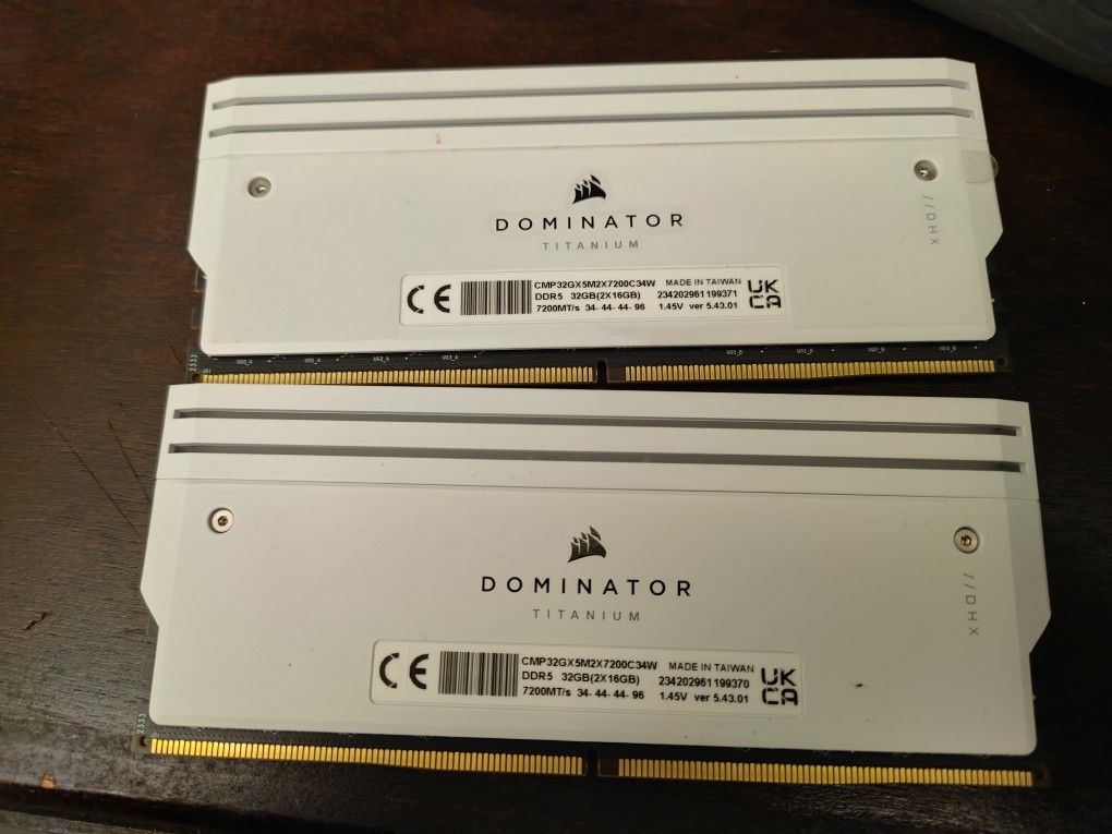 CORSAIR Dominator Titanium RGB DDR5 RAM 32GB (2x16GB) DDR5 7200MHz CL34 ...