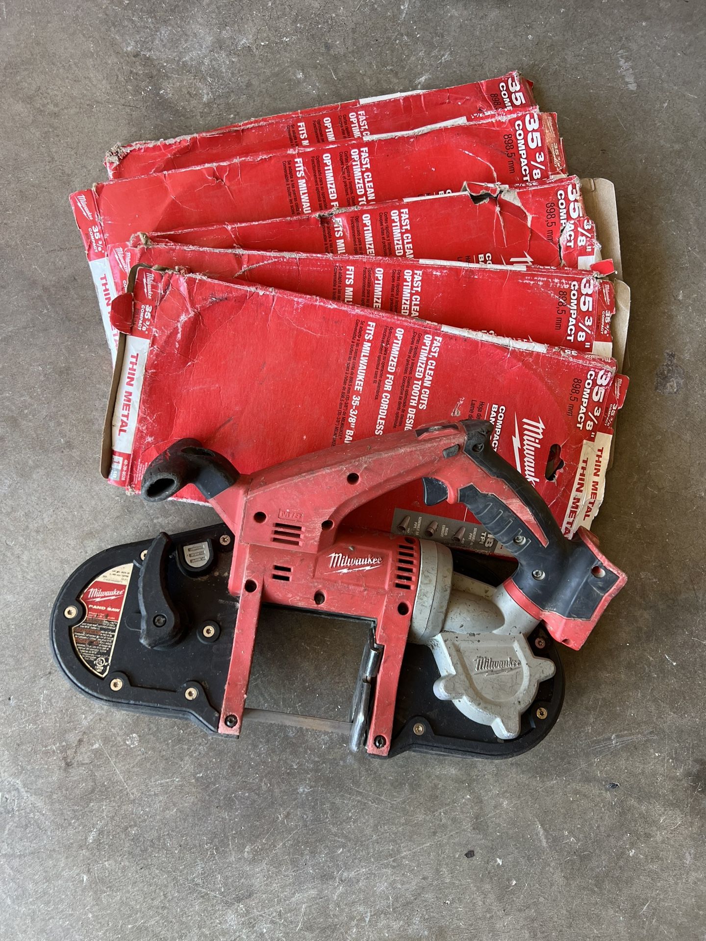 Milwaukee 2629-20 M18 Compact Band Saw for Sale in Hesperia, CA - OfferUp