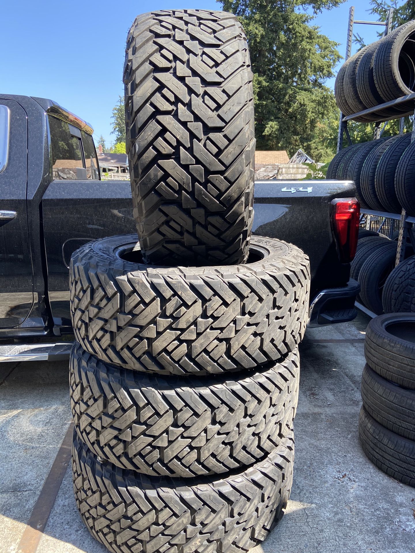 FUEL M/T 40x15.50R24 LIKE NEW!!!!! for Sale in Lakewood, WA - OfferUp