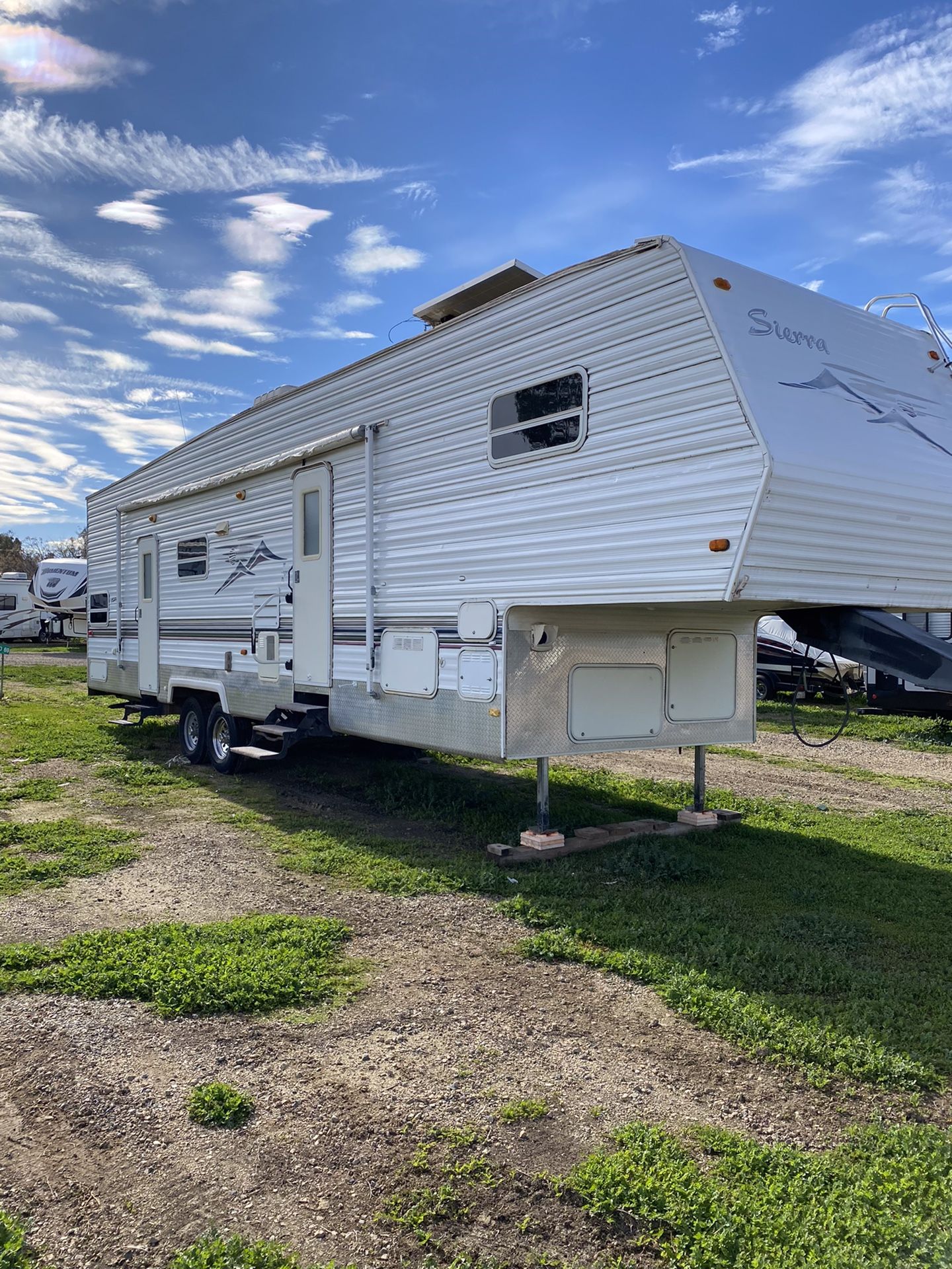 2004 Forest river Sierra sport for Sale in Menifee, CA - OfferUp