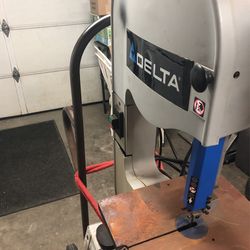 Delta 10 Inch Medium Size Band Saw Model BS150LS for Sale in Palmdale CA OfferUp