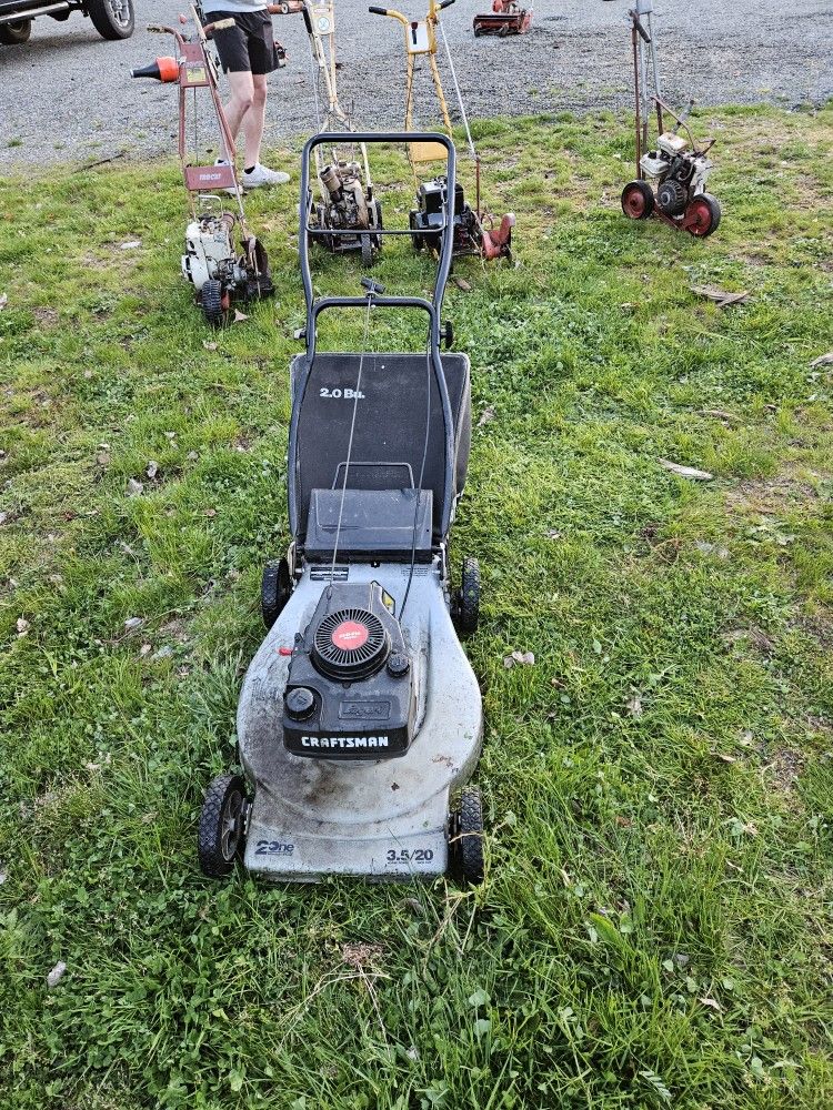 Craftsman Lawn Mower for Sale in Puyallup, WA - OfferUp