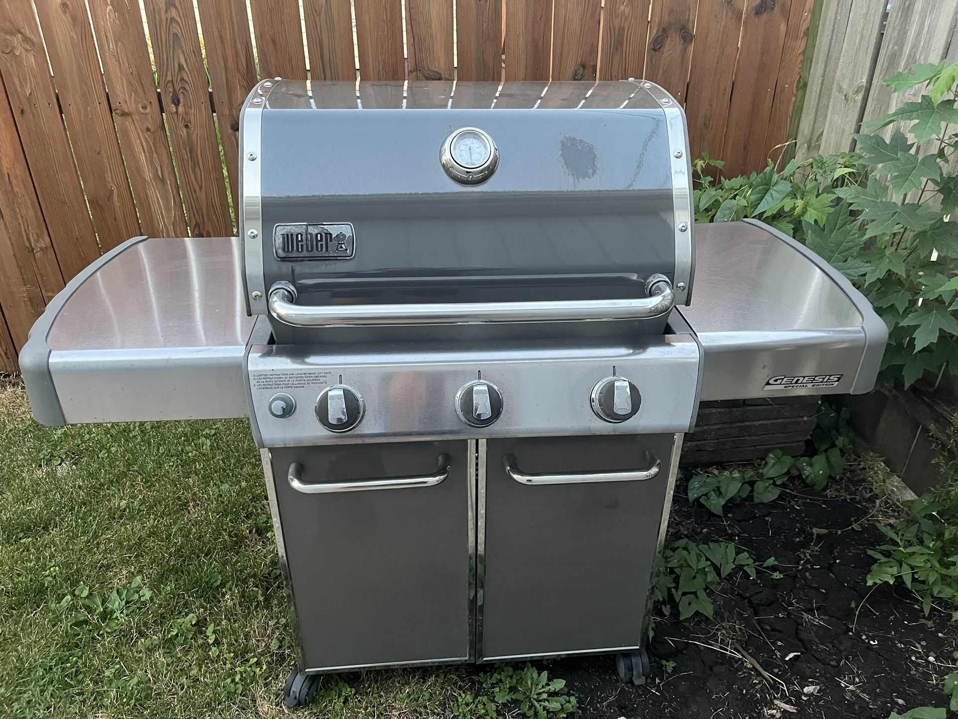 Weber Genesis Grill for Sale in Chicago, IL - OfferUp
