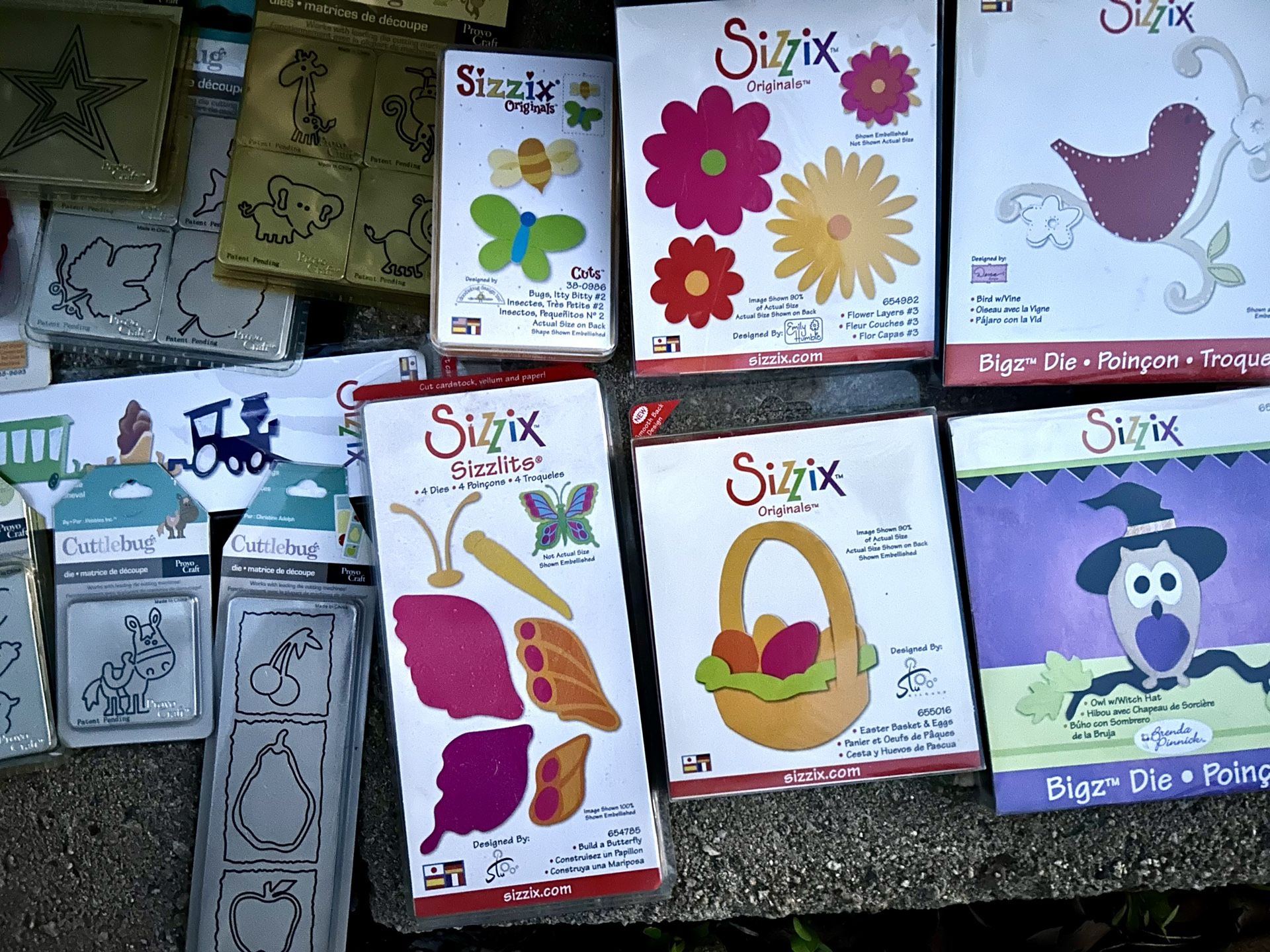 Sizzix & Cuttlebug Dies; See BOTH pics-Lot 21 Pkgs for Sale in Santee ...