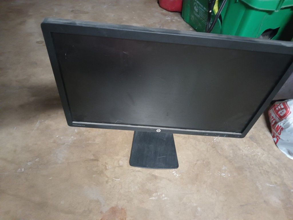 Monitor With Keyboard & Wires for Sale in San Antonio, TX - OfferUp