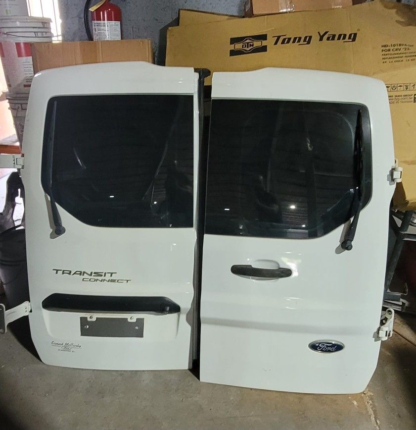 REAR DOORS FORD TRANSIT CONNECT 2020 for Sale in Miami, FL - OfferUp