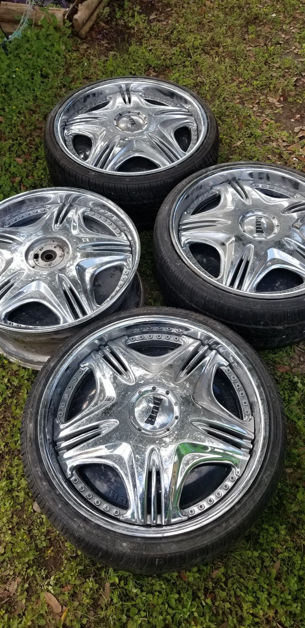 22 inch dub floaters will Only Fit Chrysler Or Dodge Bolt Pattern for ...