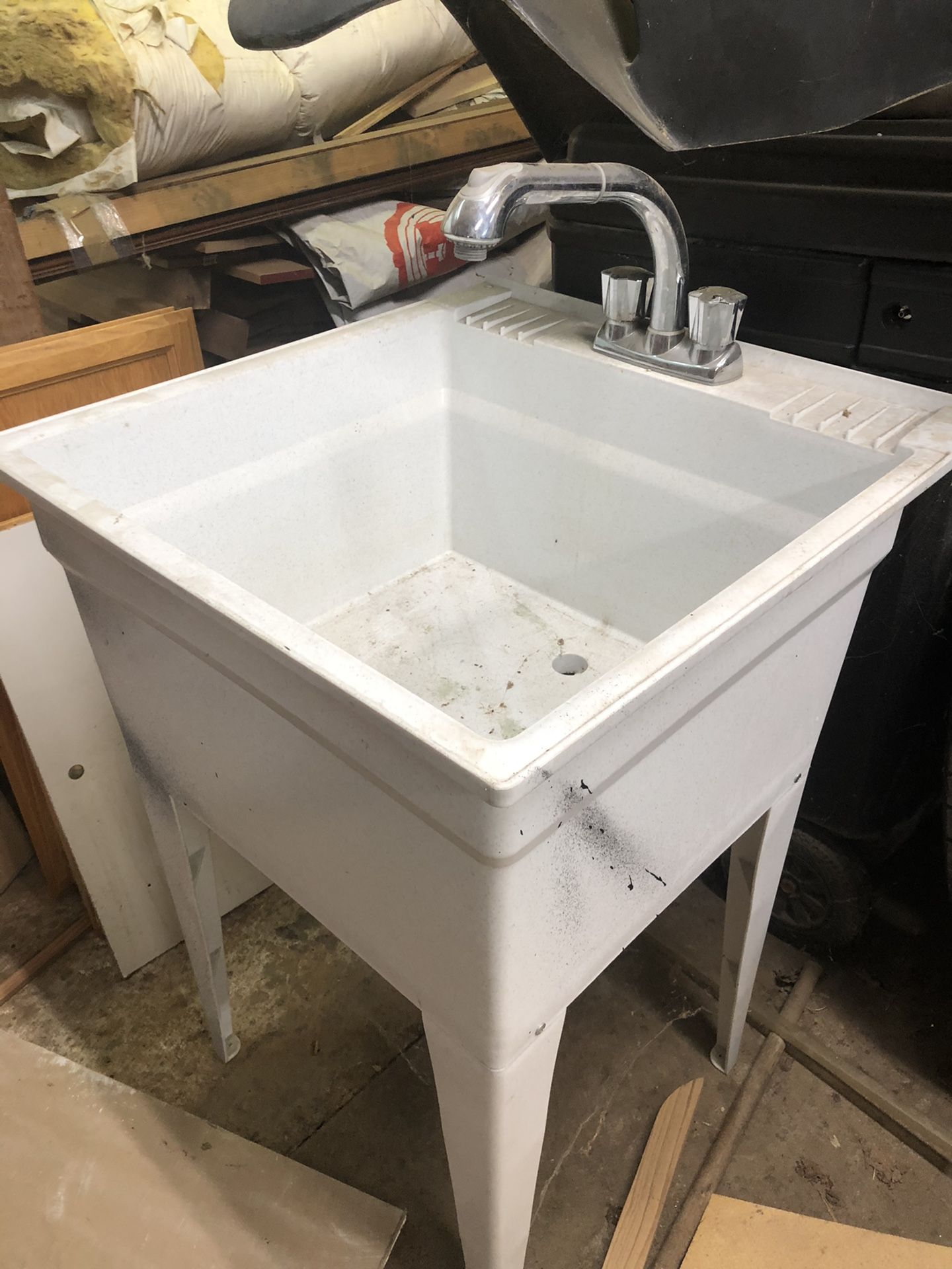 no offers under 100 !!!!! Garage sink with faucet with pull out head ...