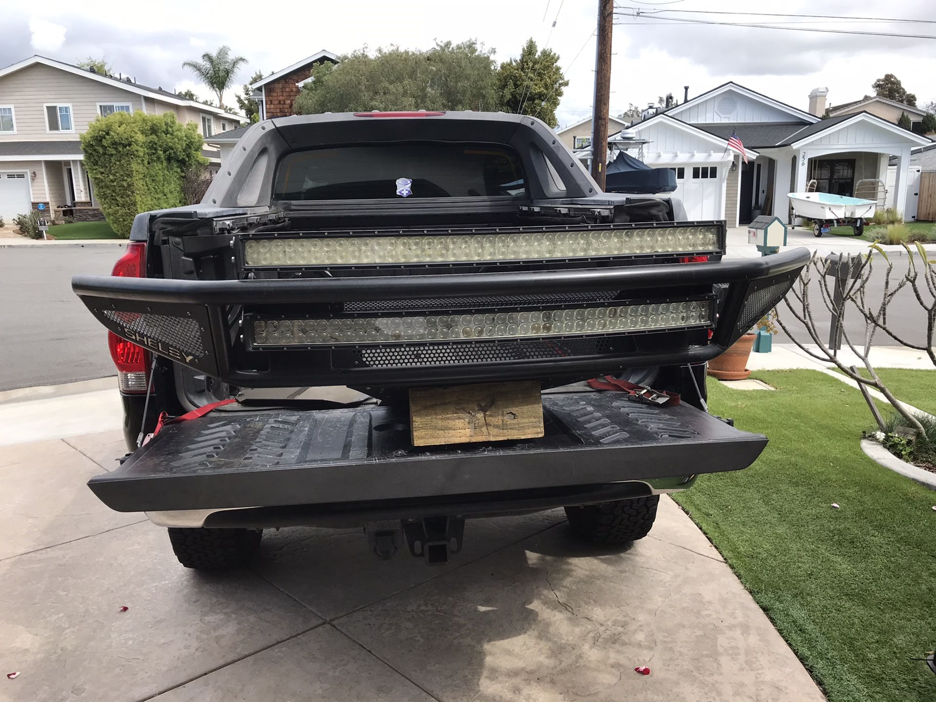 Rouge-Shelby GEN 1 Raptor Front Bumper w/6 lights for Sale in Costa ...