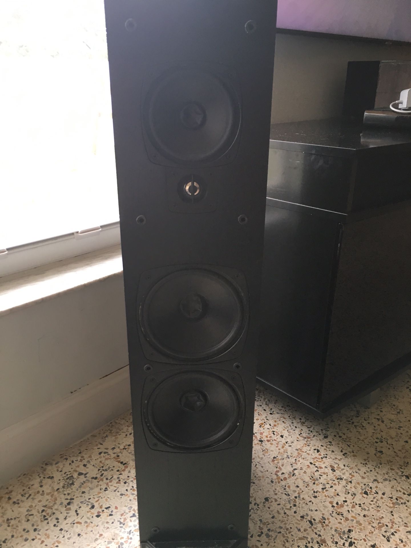 Boston Acoustic Speakers vr40 for Sale in Cutler Bay, FL - OfferUp