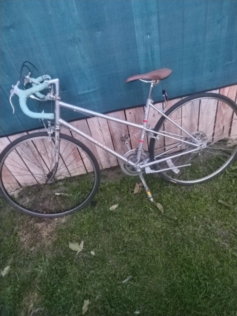 Schwinn Le tour 10 Speed for Sale in Santa Ana, CA - OfferUp