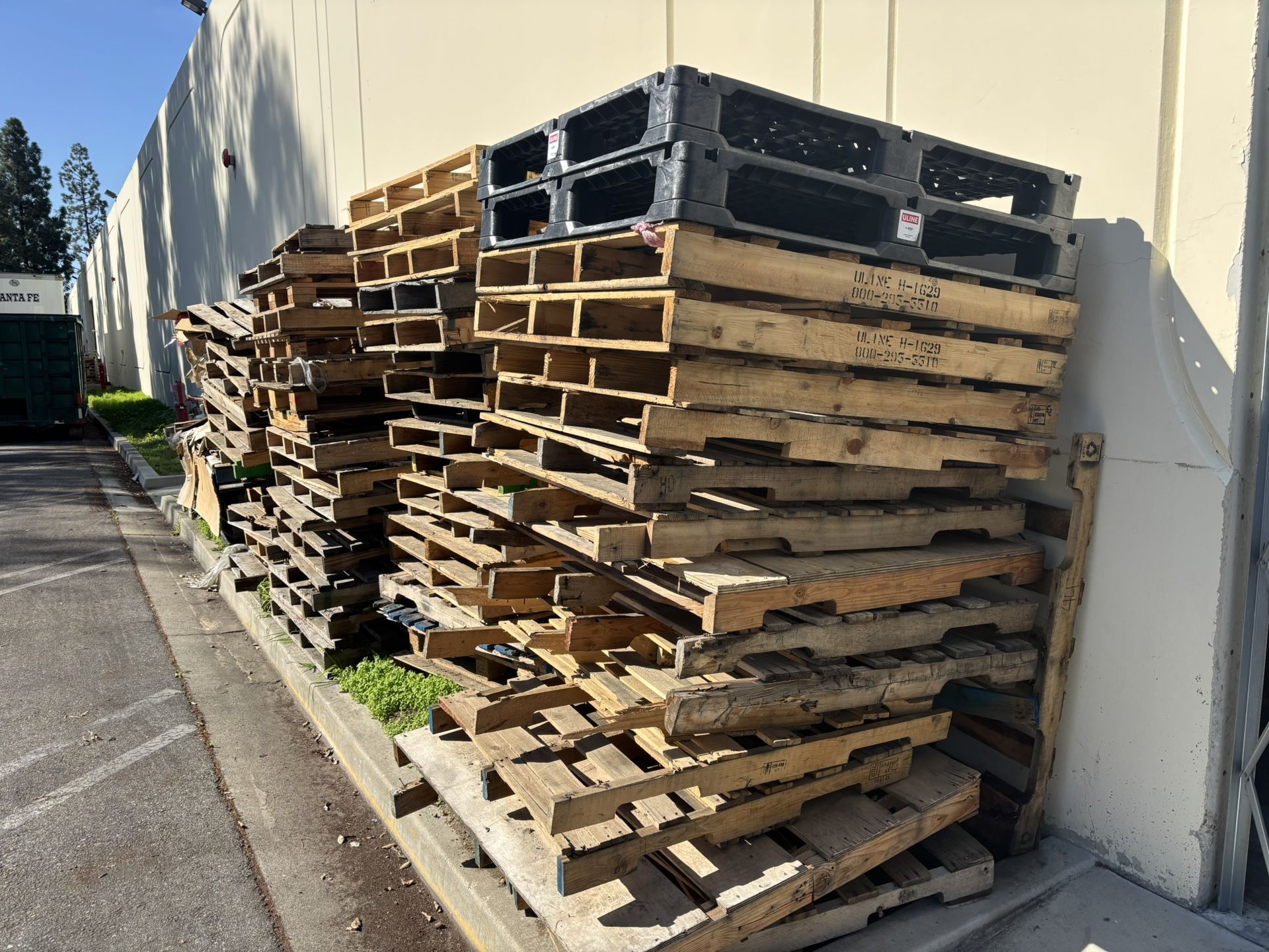 Free Pallets !! for Sale in Covina, CA - OfferUp