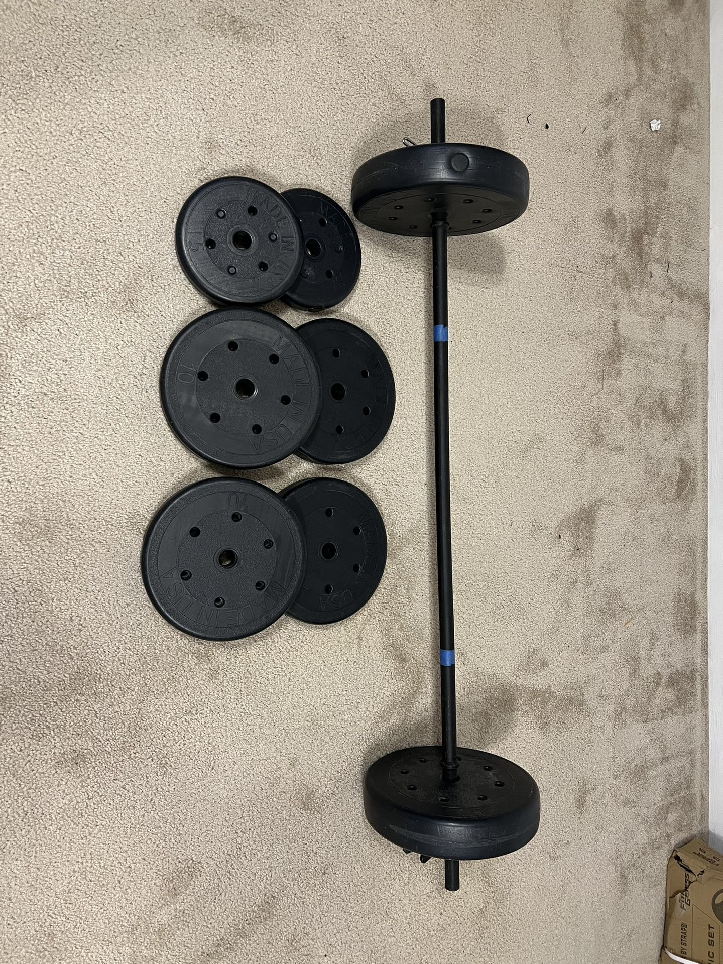**PENDING FOR PICKUP **US Weight Set & 6ft Bar Home Gym - 70$ for Sale ...