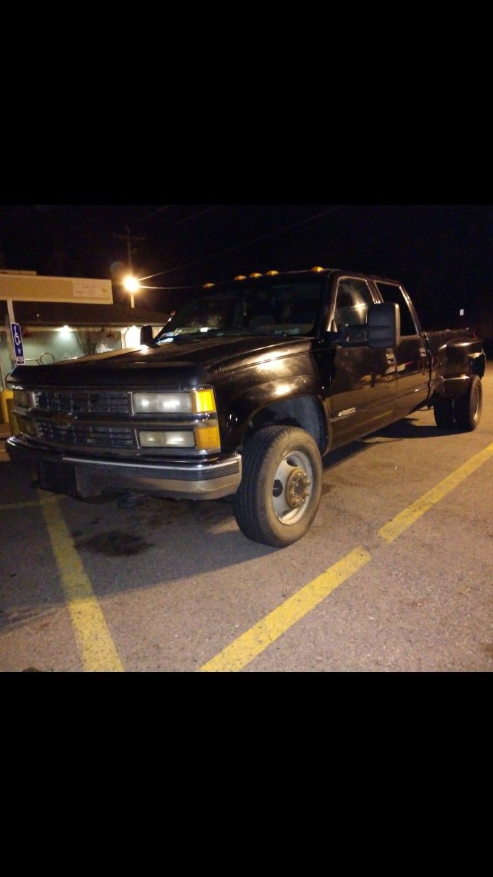 98 Chevy 3500 4x4 454 7.4L 5 speed manual for Sale in Salt Lake City ...