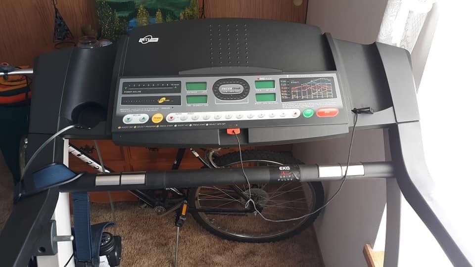 Proform 835 QT Treadmill for Sale in Ocean Park, WA - OfferUp