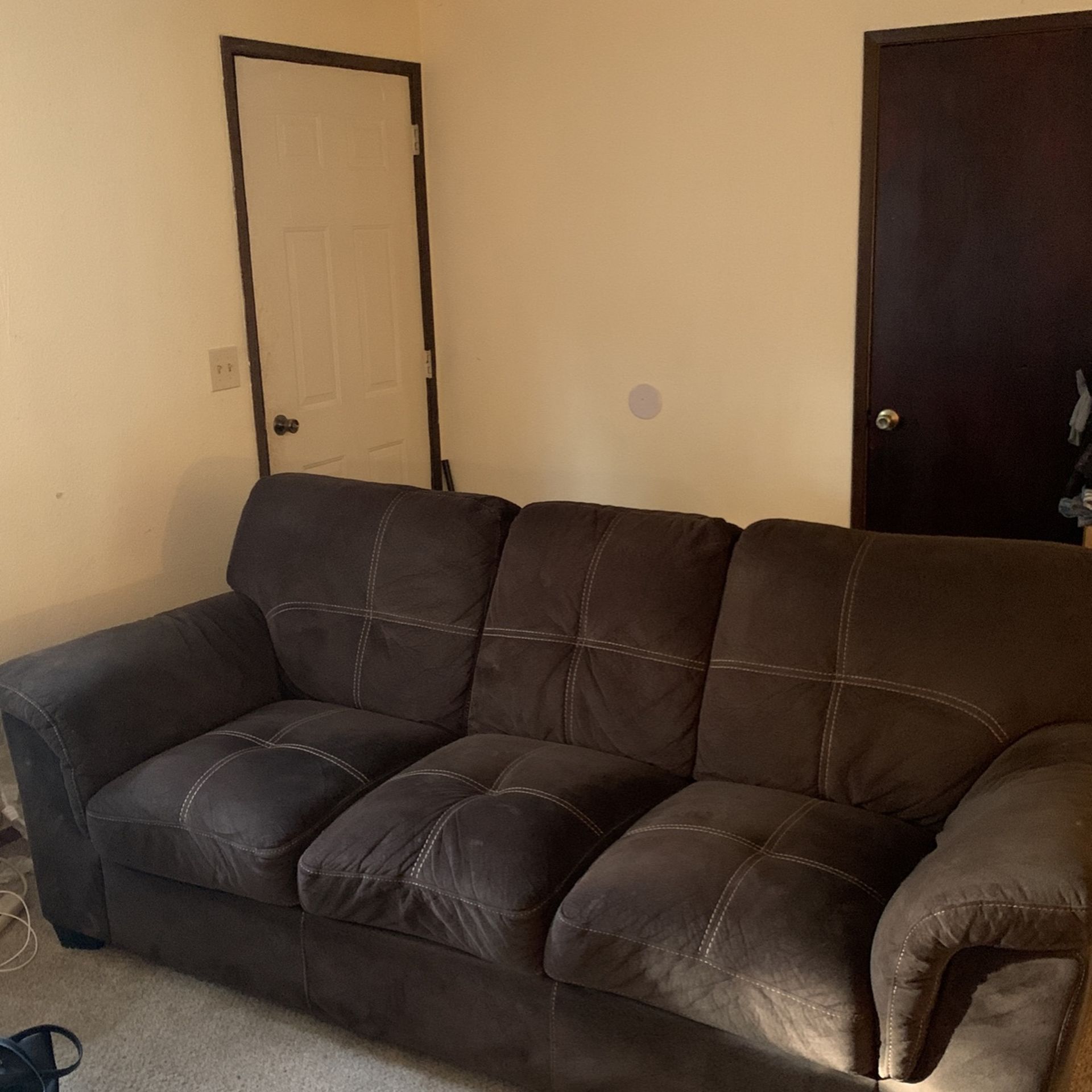 MUST SELL- MOVE OUTMICROFIBER COUCH & LOVE SEAT for Sale in Gig Harbor ...