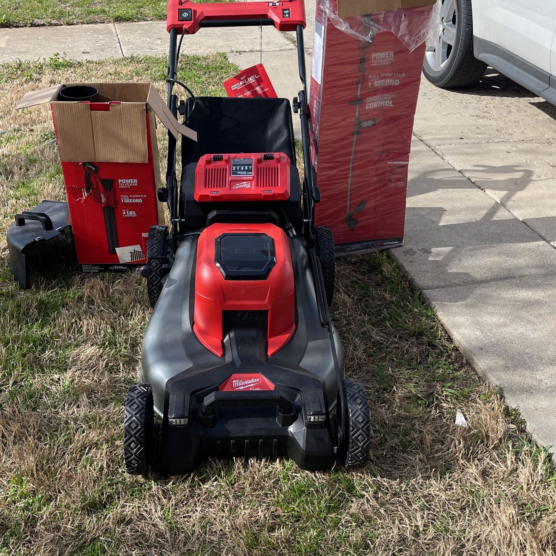 Milwaukee M18 FUEL Brushless Cordless 21 in. Walk Behind Dual Battery ...