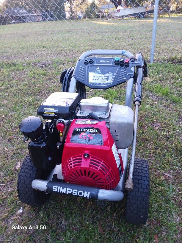 HONDA SIMPSON PRESSURE WASHER 3400 PSI for Sale in Plant City, FL - OfferUp