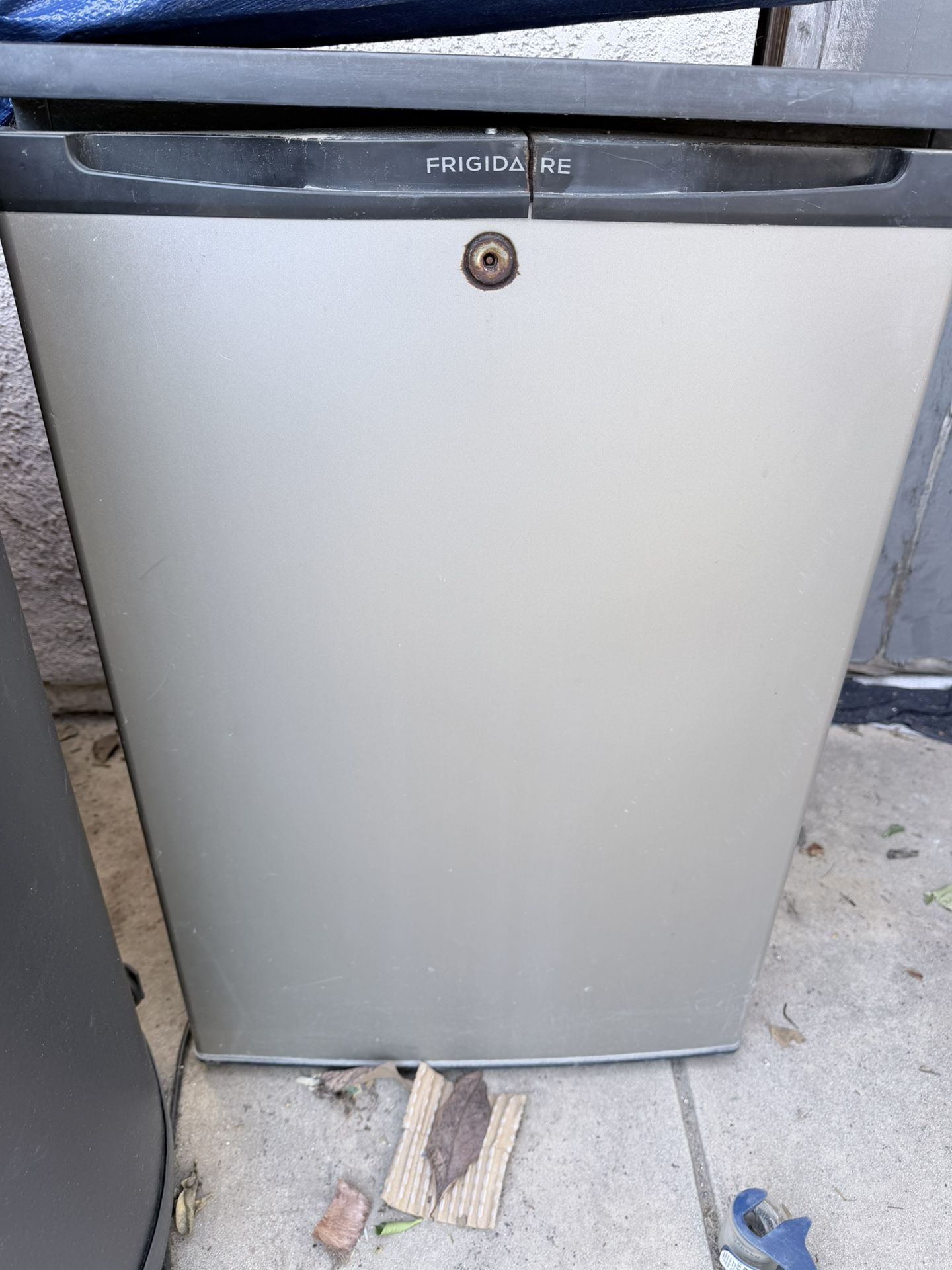 Mini Fridge for Sale in Riverside, CA - OfferUp