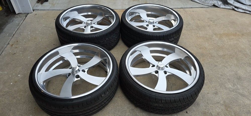 22 Inch Staggered Intro Wheels 5x120 Or 5x4.75 for Sale in Long Beach ...