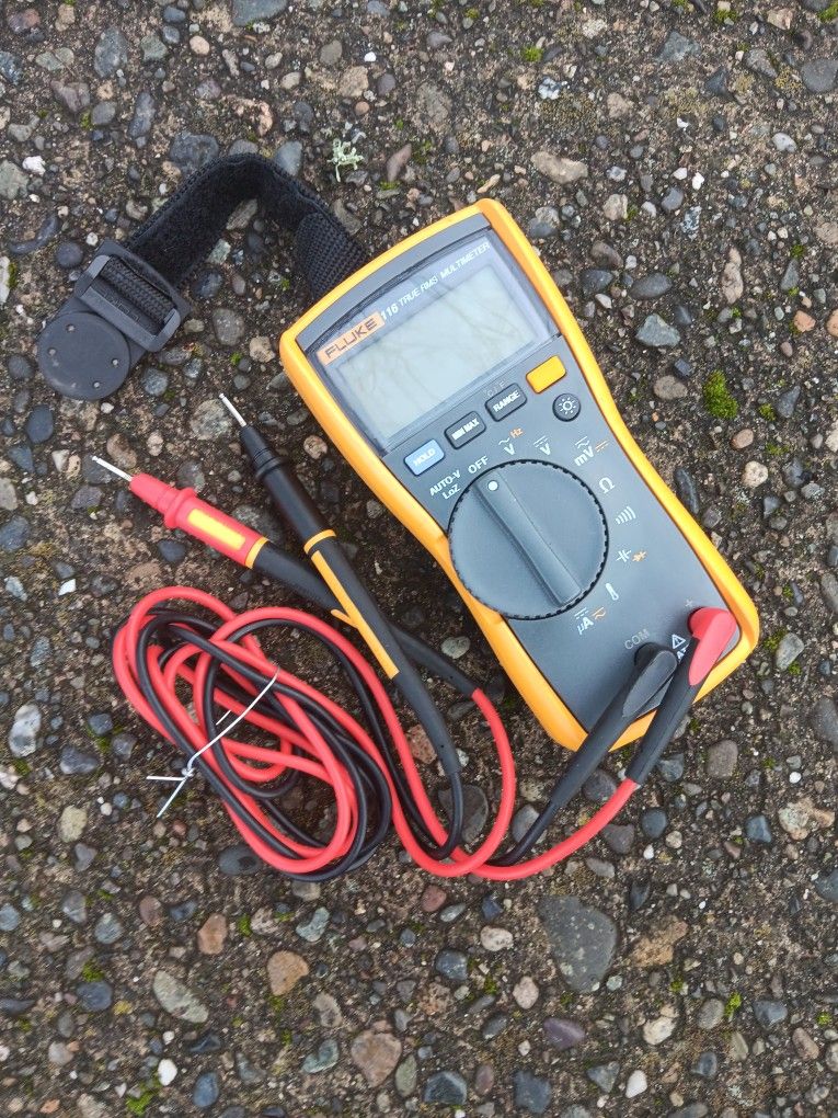 Fluke 116 Multimeter Almost New Condition with Magnetic Strap. Many ...