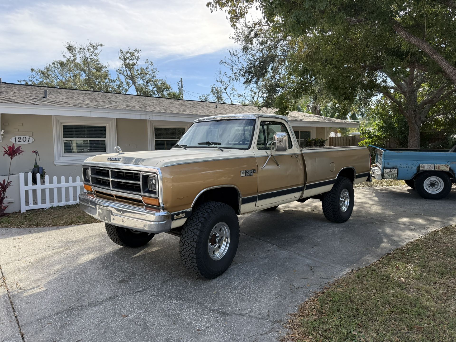 1986 Dodge W250 for Sale in Tampa, FL - OfferUp