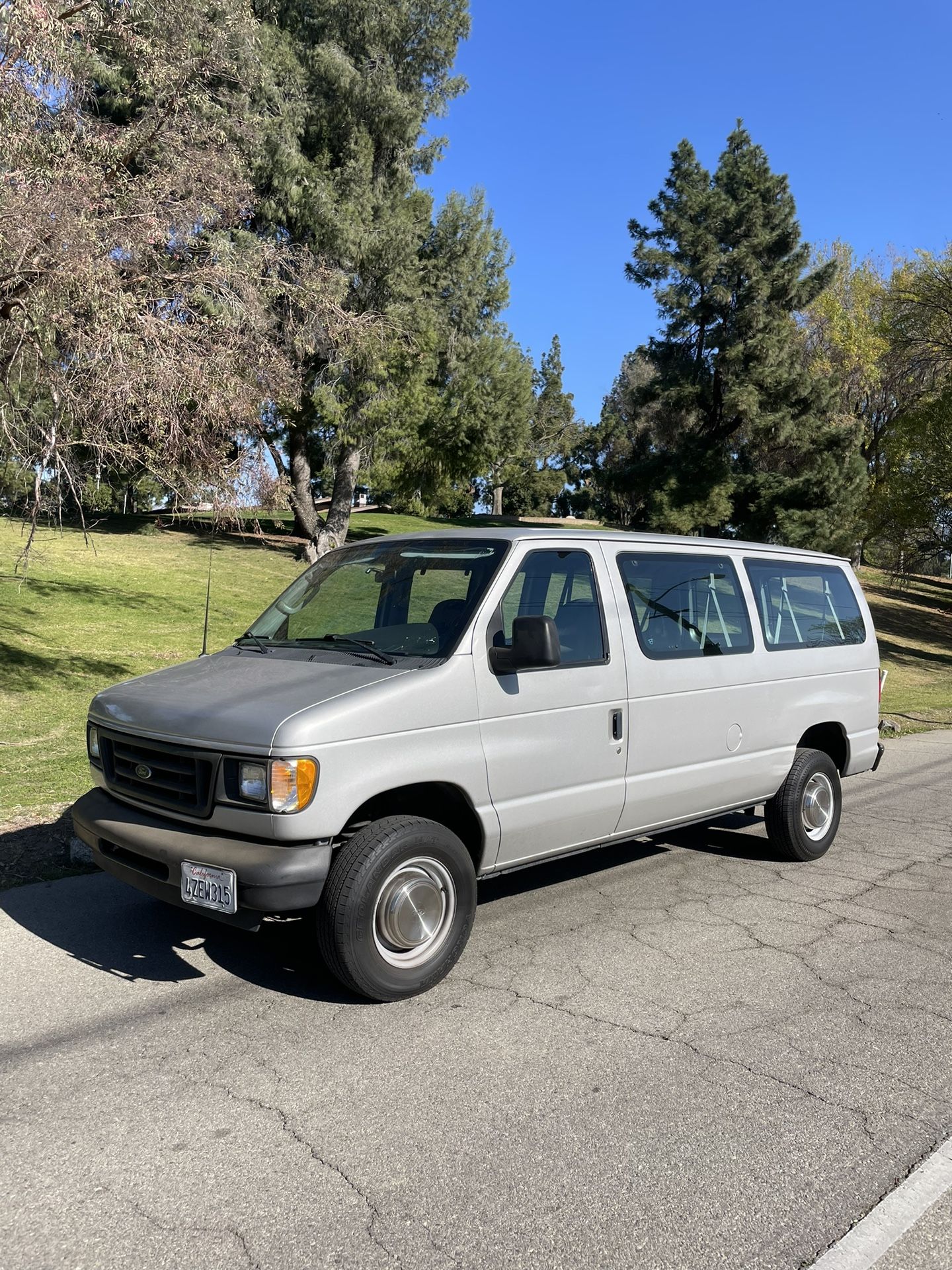 2003 Ford E-350 for Sale in Burbank, CA - OfferUp