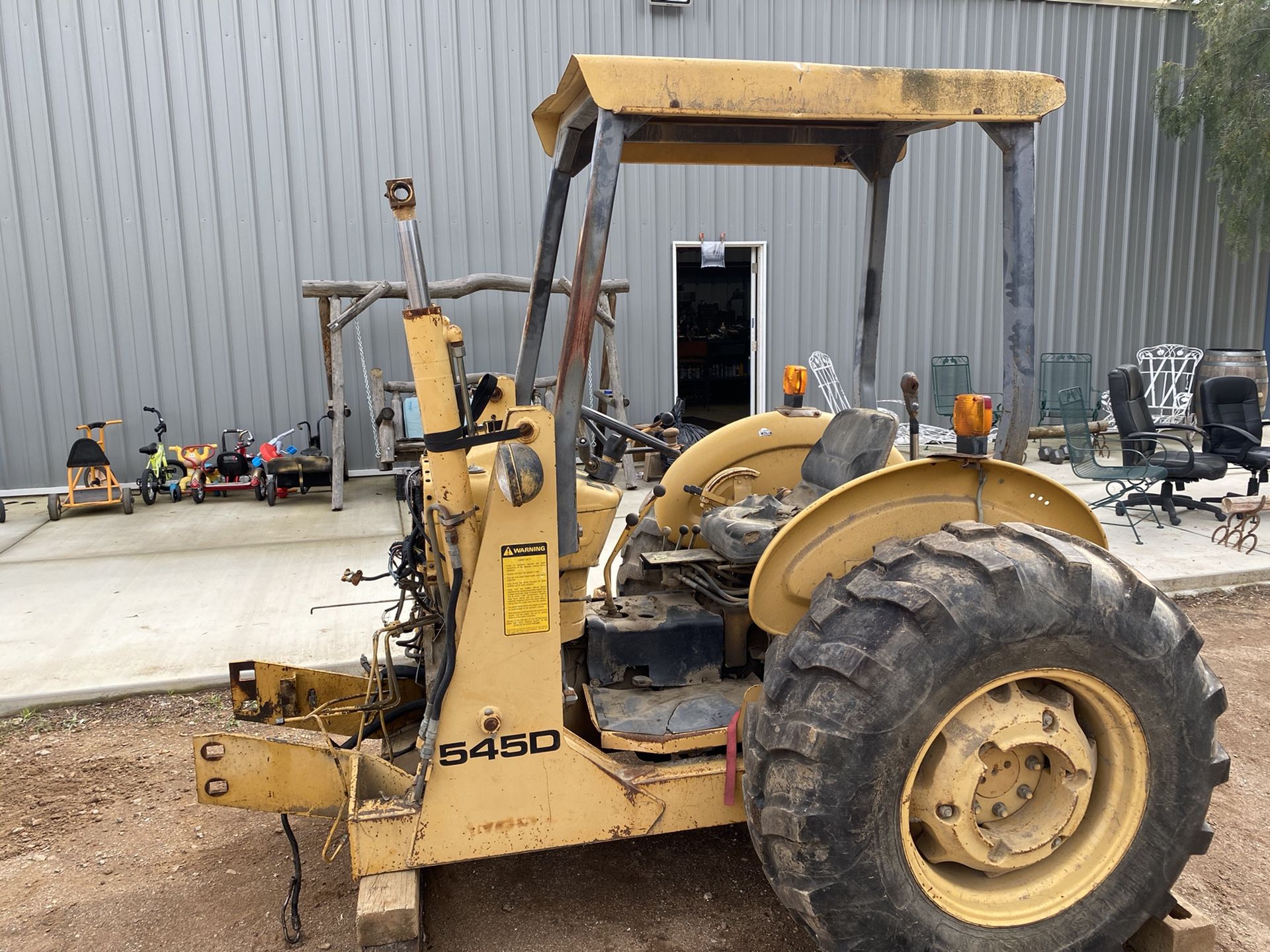 Tractor Ford 545D 4 wheel drive for Sale in Agua Dulce, CA - OfferUp