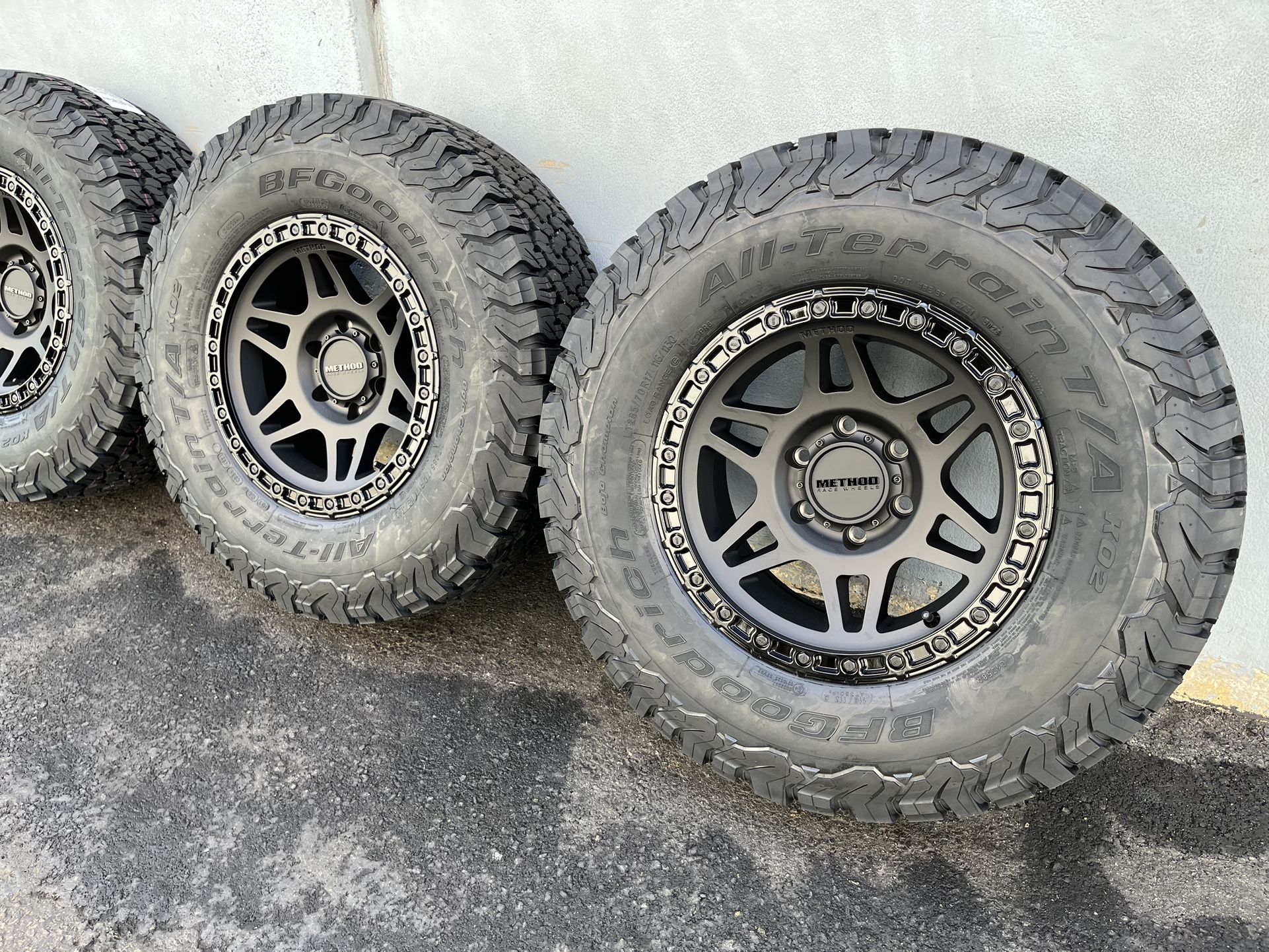 17” INCH METHOD MR312 DOUBLE BLACK WHEELS/RIMS WITH 33” BFGOODRICH KO2 ...