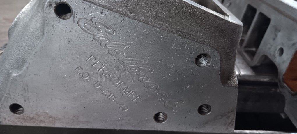 Edelbrock Aluminum Heads Sbc for Sale in Glendale, AZ - OfferUp