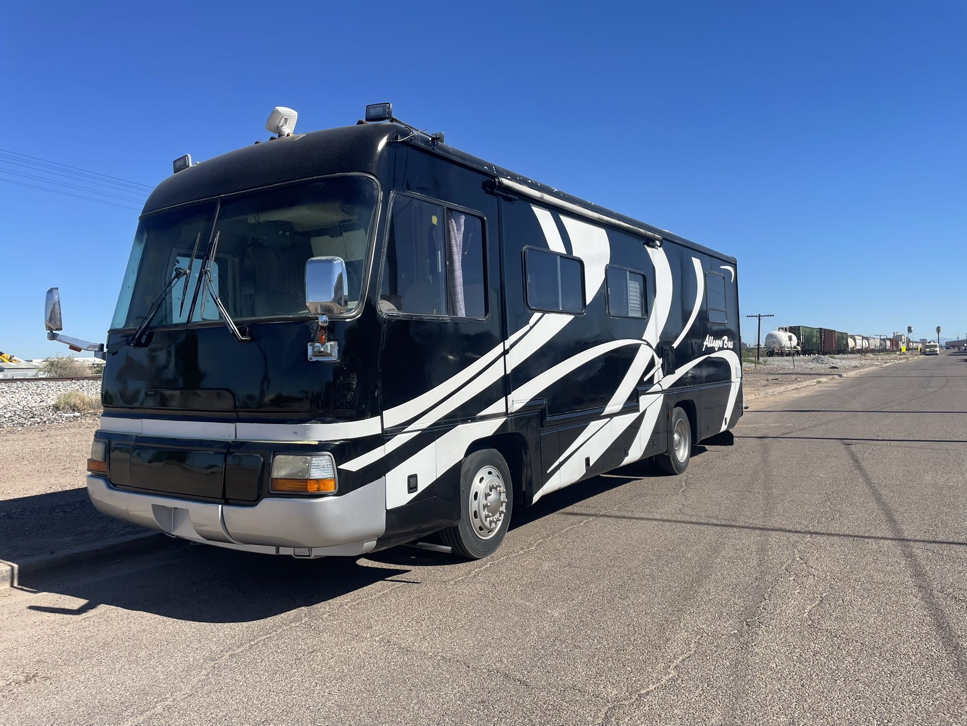 2000 Allegro Bus ( Freightliner Chassis) 32 Ft for Sale in Phoenix, AZ ...
