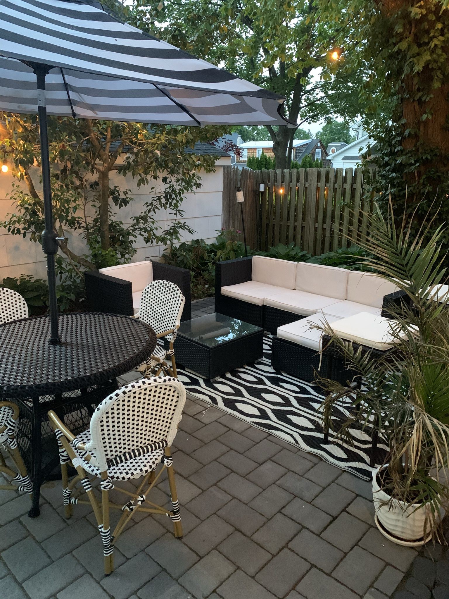 Matching Patio Set! Round Dining Table With 3 Bistro Savafieh Chairs ...