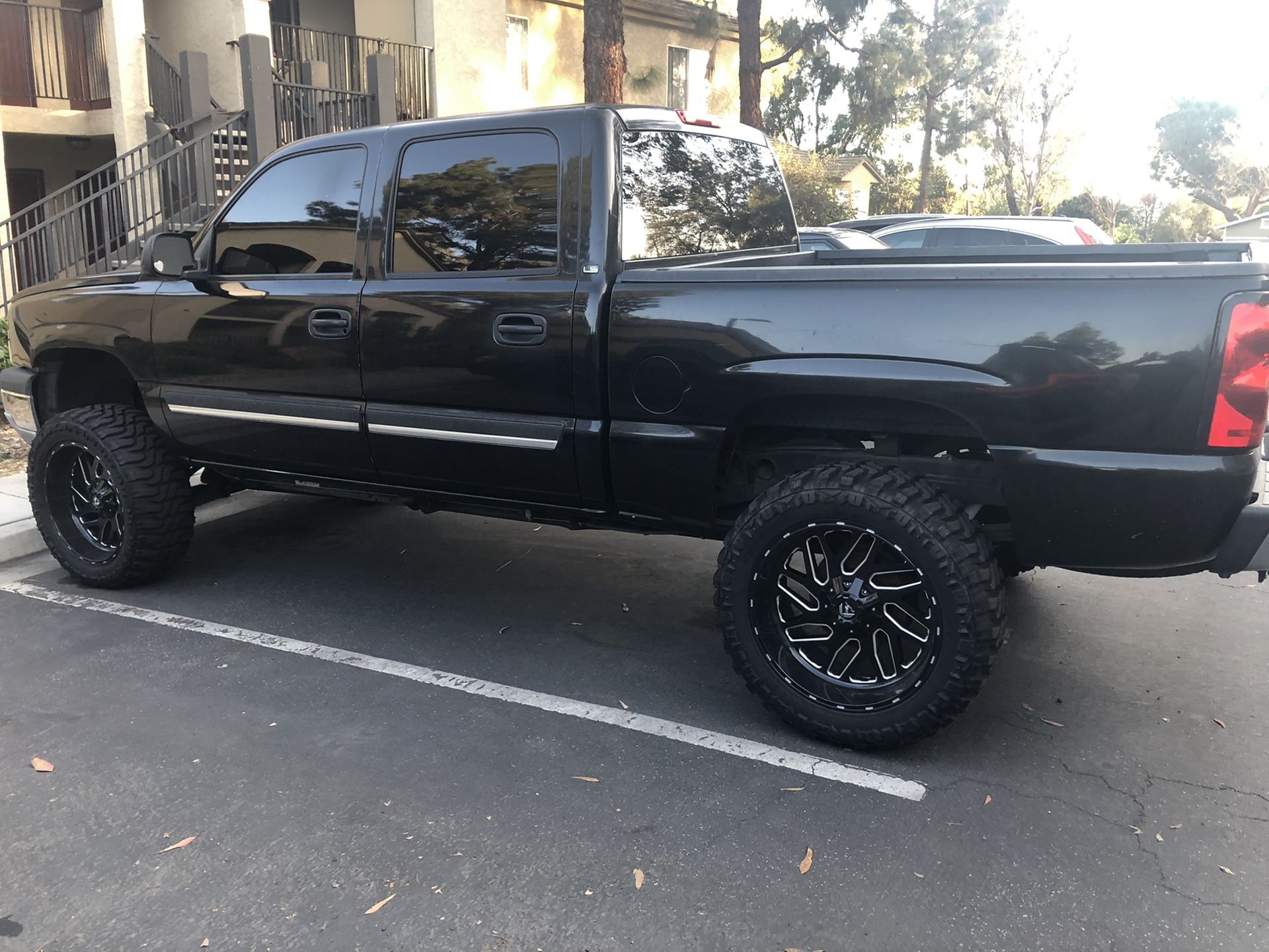 2005 Lifted Chevy Silverado Crew Cab for Sale in Fallbrook, CA - OfferUp