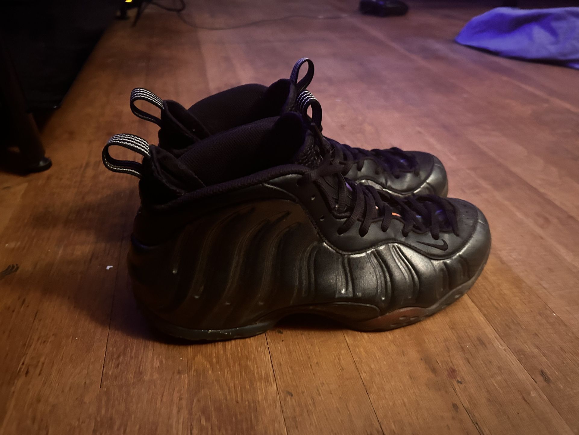 Nike Foam Posets Just Looking To Get Rid Of for Sale in Modesto, CA ...