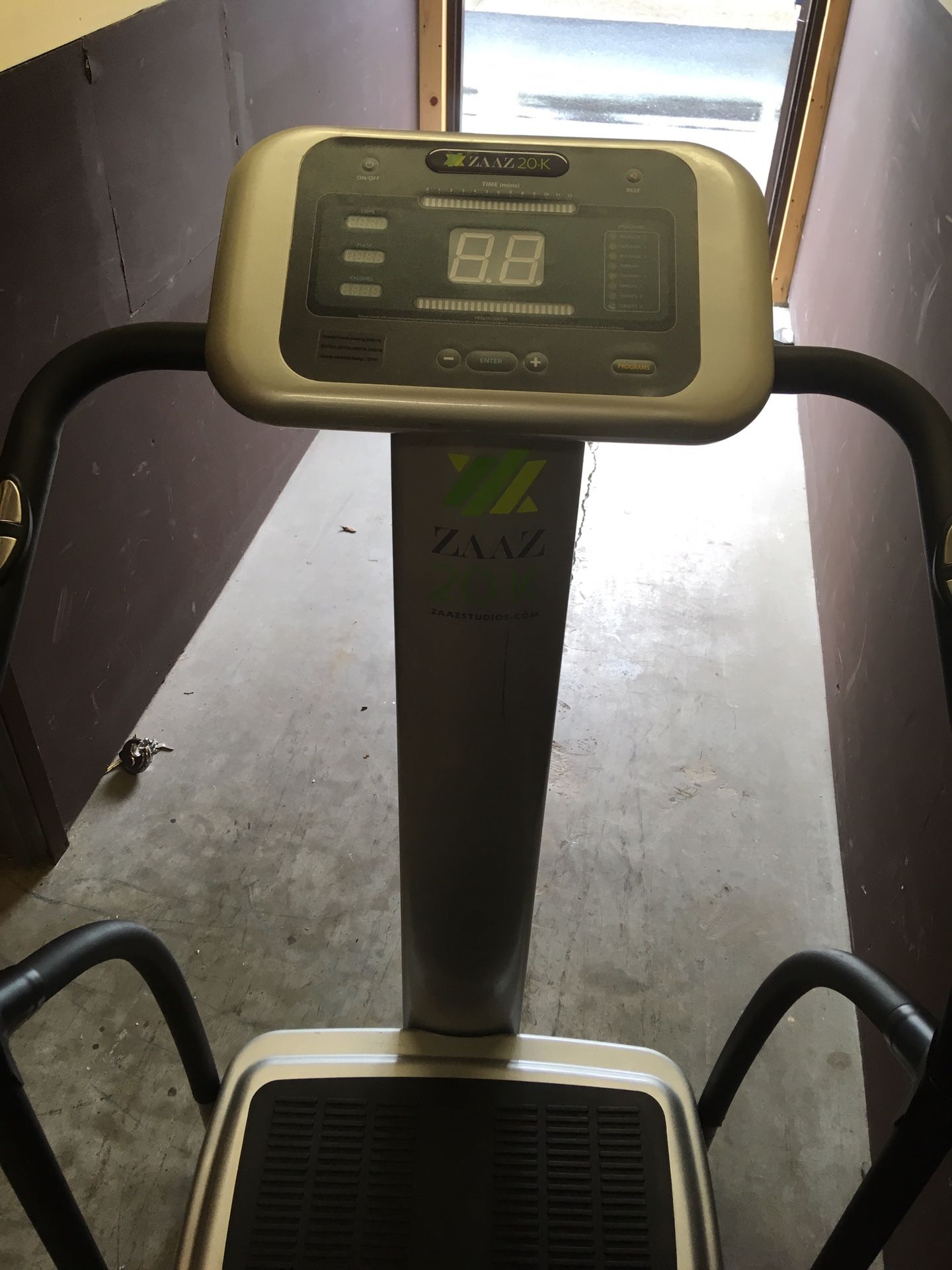 Zaaz 20k whole body vibration machine for Sale in Virginia Beach, VA ...