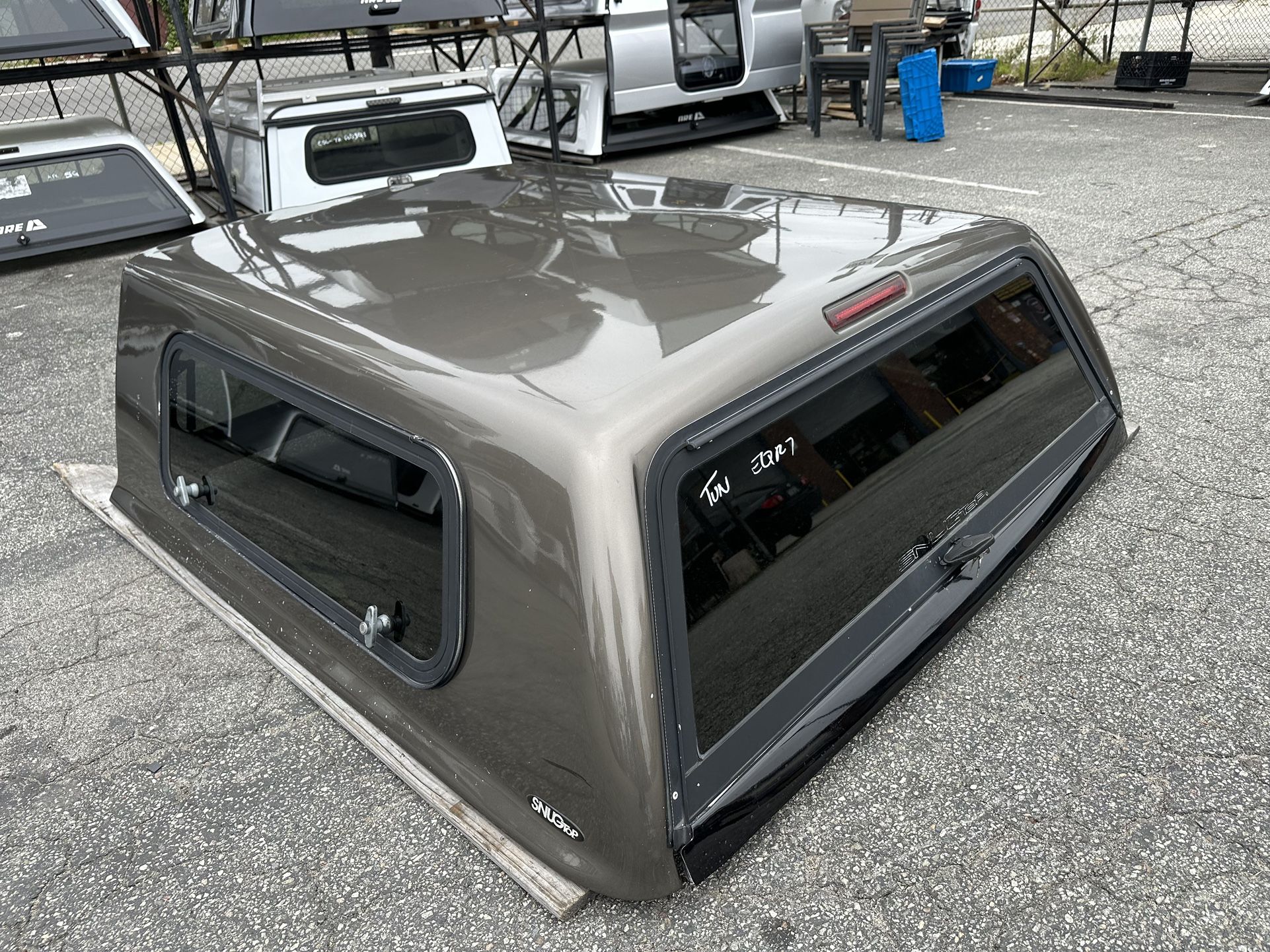 Tundra Crewmax Camper Shell 2007-13 for Sale in Torrance, CA - OfferUp