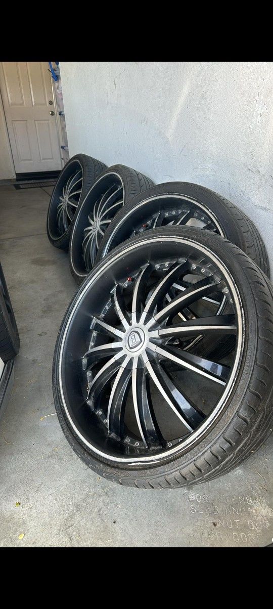 22 Inch 5 Lug Universal Rims for Sale in Oceanside, CA - OfferUp