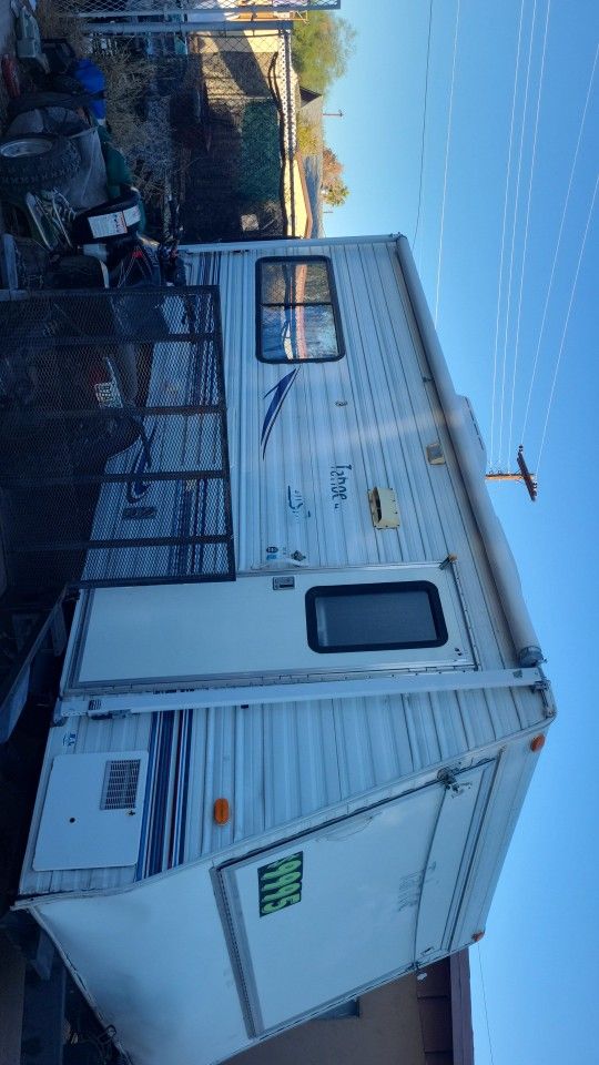 2002 Tahoe TB18 Toy Hauler for Sale in Phoenix, AZ - OfferUp