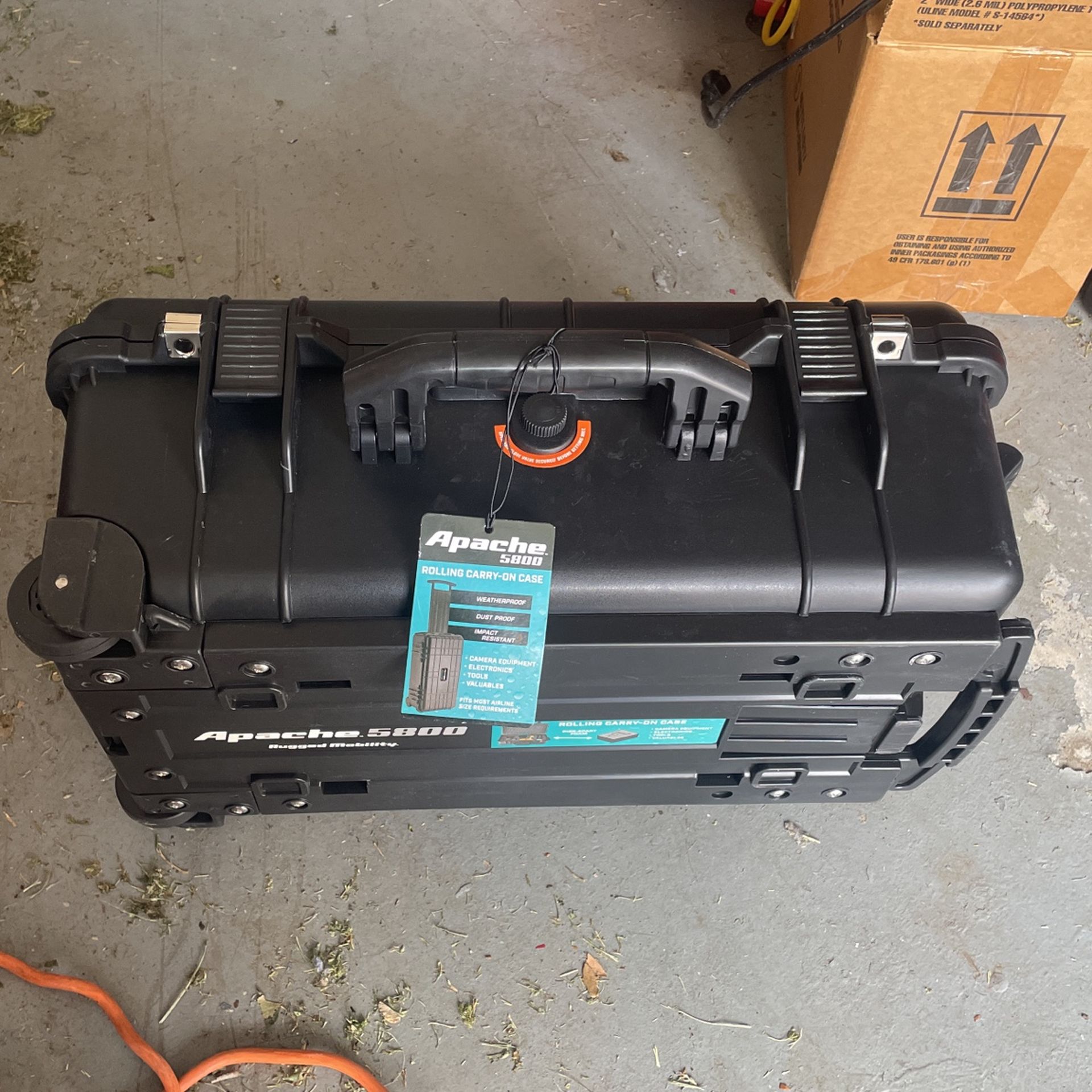Apache 5800 Rolling Case for Sale in Lake Worth, FL - OfferUp