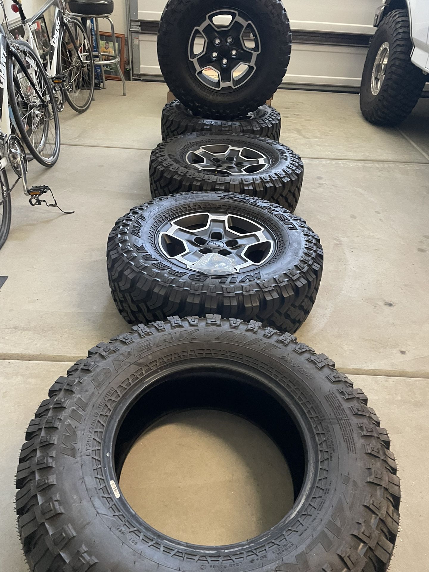 33” Tires 17” Wheels With Full Suspension Kit From a Jeep Mojave ...