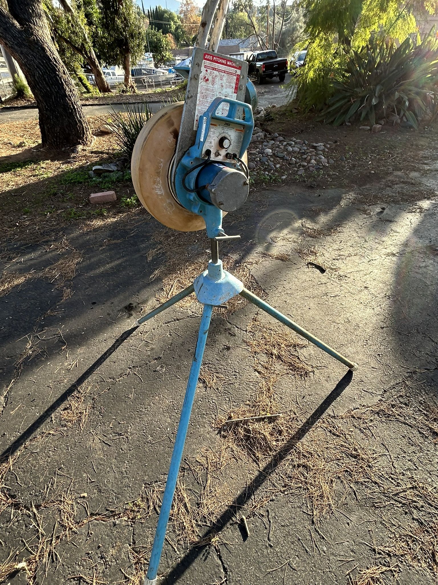 Jugs Jr. Pitching Machine for Sale in El Cajon, CA - OfferUp