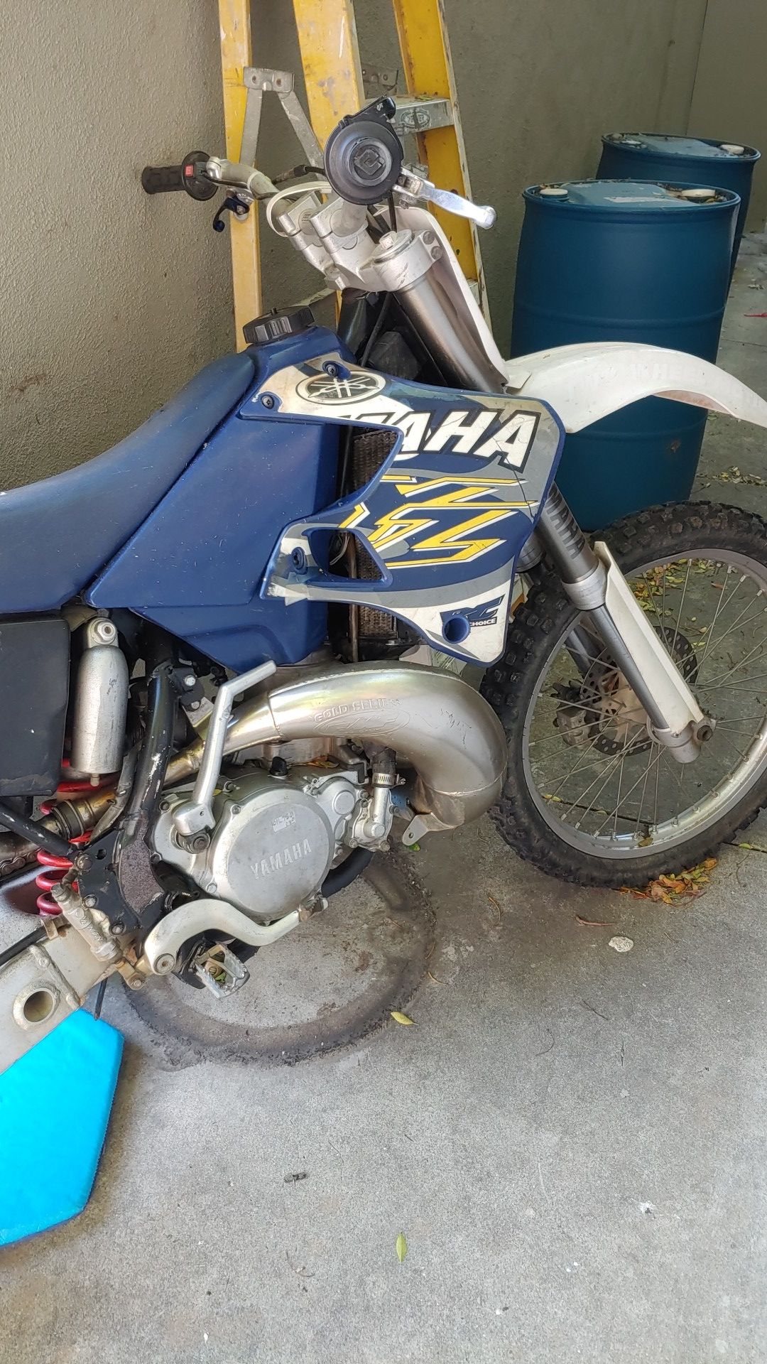 1997 YZ250 GREEN STICKER 2-STROKE for Sale in Costa Mesa, CA - OfferUp