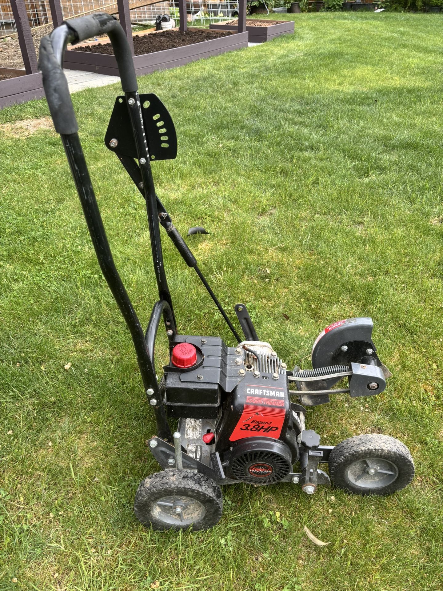 Free Craftsman Edger for Sale in Bellevue, WA - OfferUp