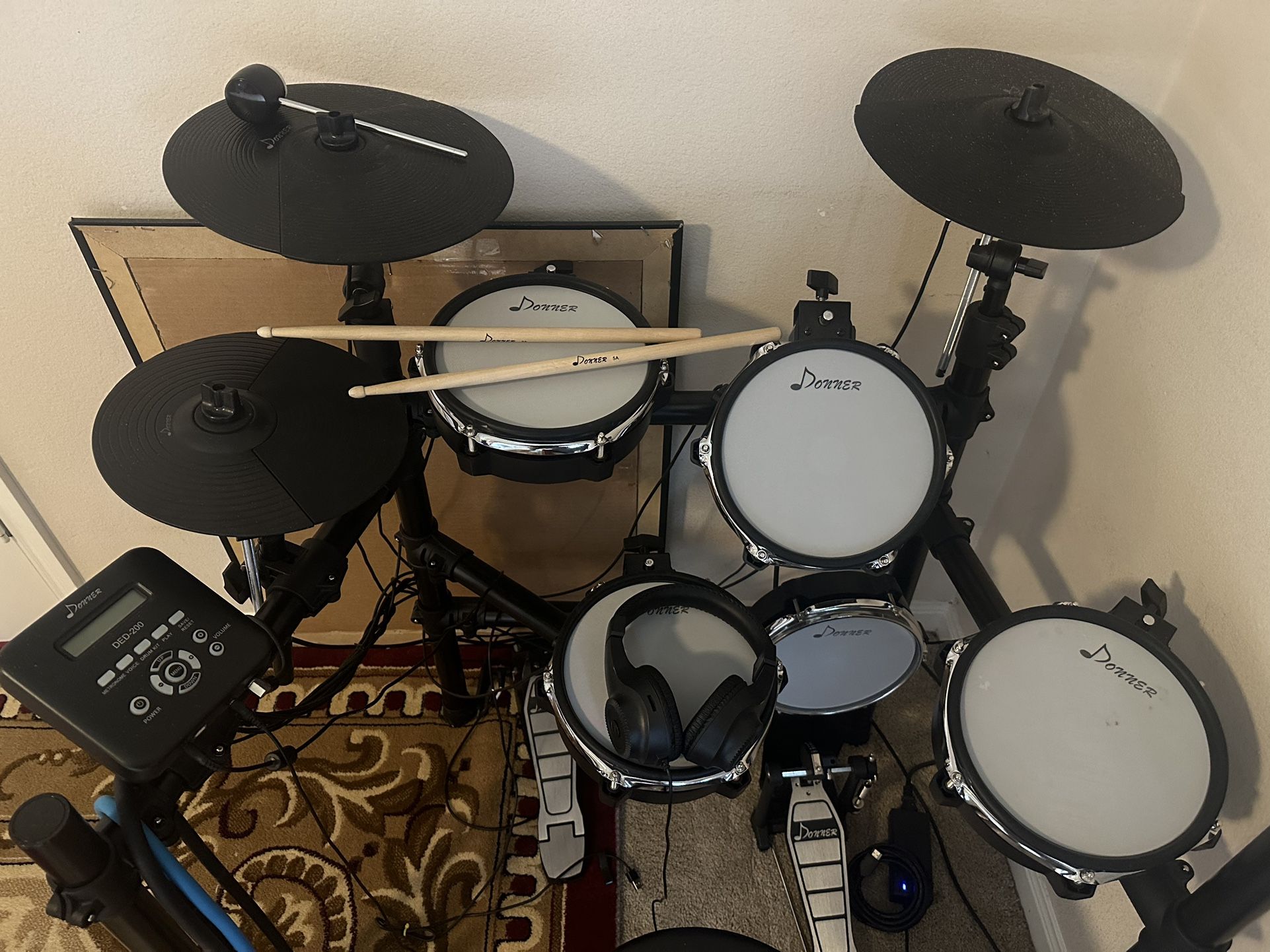 Electric Drum Set, Donner DED-200 Mesh Head Electronic Drum Kit for Sale in Richmond, TX - OfferUp